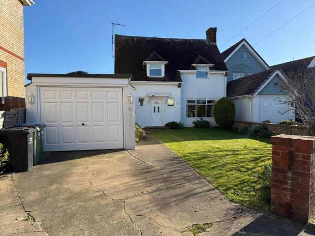 Manor Way, Elmer 4 bed house to rent £2,750 pcm £635 pw