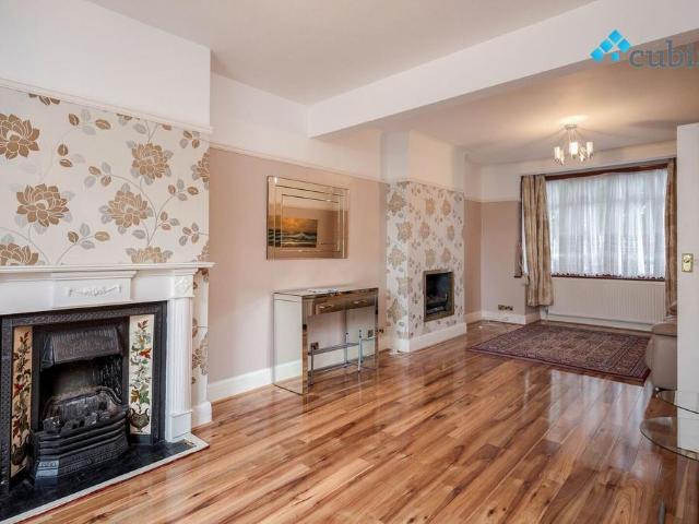 Manor Way, Mitcham CR4 3 bed terraced house to rent £2,396 pcm £553 pw