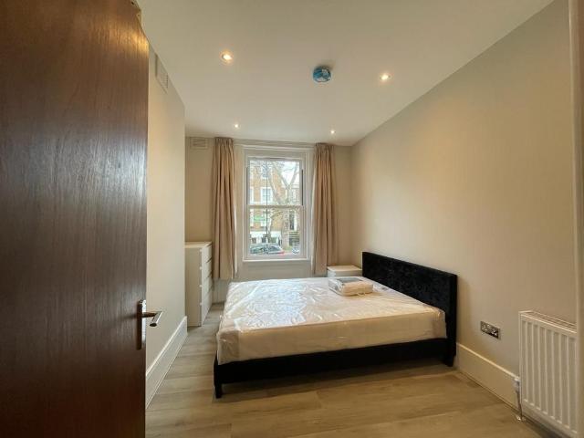 Manor Avenue, London SE4, 3 bed flat to rent, £2,950 pcm | PrimeLocation