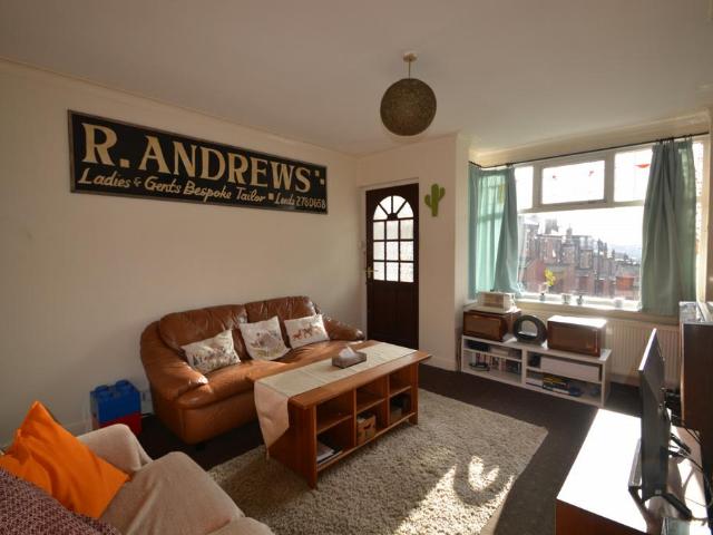 Manor Avenue, Leeds LS6 2 bed house to rent £1,205 pcm £278 pw