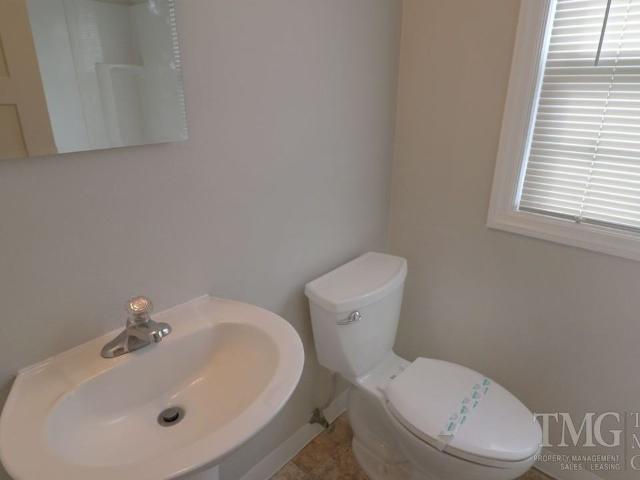 Manor Court Apartments 1 Bedroom Apartment for Rent at 1905 Daniels St, Vancouver, WA 98660 Hough
