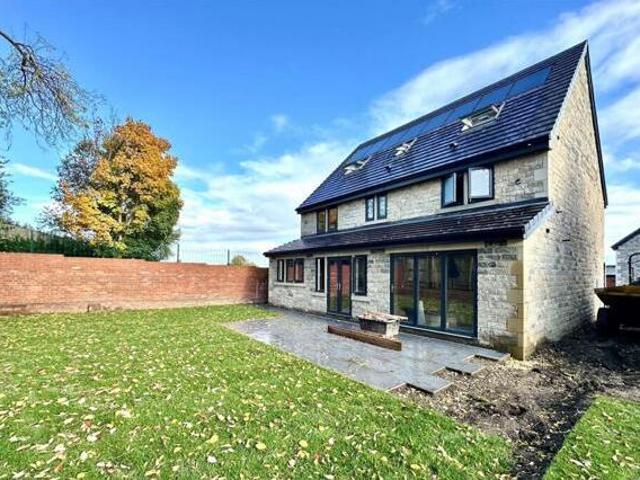 Manor Court, Horbury, 6 Bedroom Detached