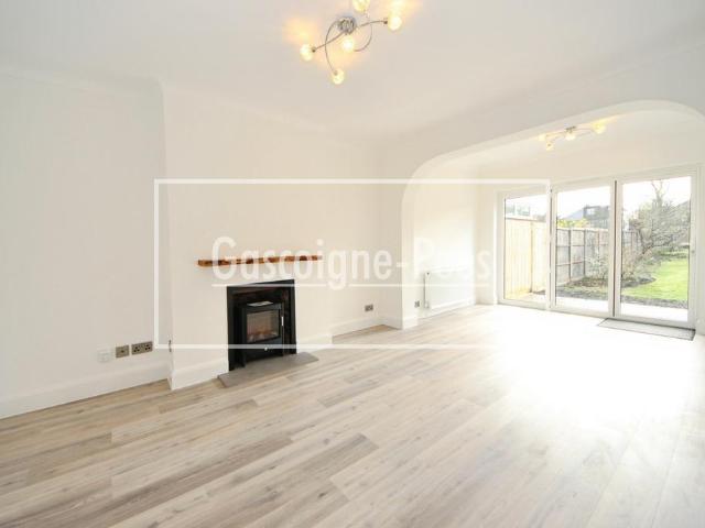 Manor Close, Worcester Park, KT4 4 bed house to rent £3,200 pcm £738 pw