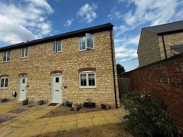 Manor Close, Deanshanger, Milton Keynes MK19, 3 bed property to rent, £1,600 pcm | PrimeLocation