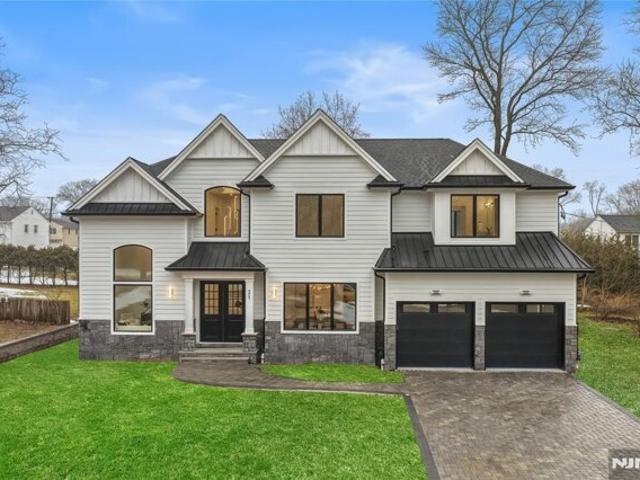Manor Ct, Glen Rock, Home For Sale