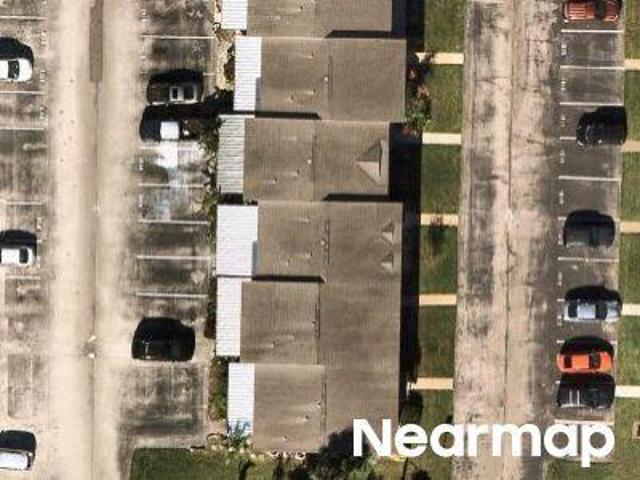 Manor Dr NE