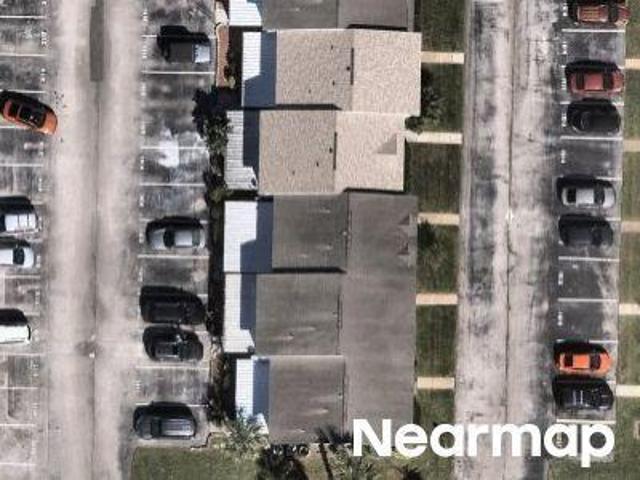 Manor Dr NE