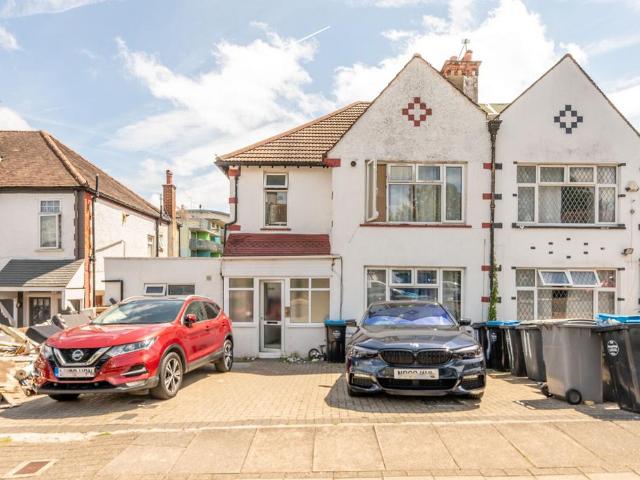 Manor Drive, Wembley Park, Wembley, HA9 1 bed flat to rent £1,700 pcm £392 pw