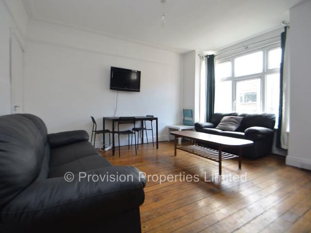 Manor Drive, Hyde Park, Leeds LS6, 6 bed terraced house to rent, £2,938 pcm | PrimeLocation