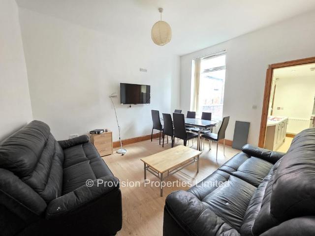 Manor Drive, Hyde Park LS6 7 bed terraced house to rent £3,336 pcm £770 pw