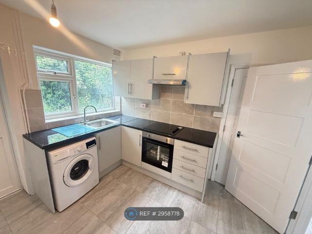 Manor Drive, Loughborough LE11, 4 bed terraced house to rent, £1,500 pcm | PrimeLocation