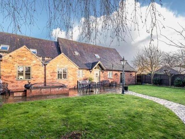 Manor Fields, Alrewas, 4 Bedroom Barn