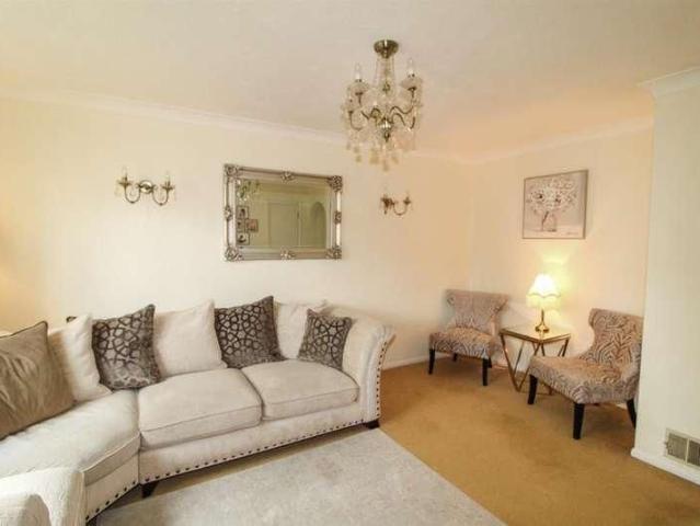 Manor Fields, Horsham, RH13
