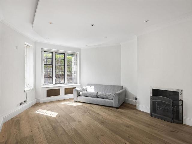 Manor Fields, London 2 bed flat to rent £2,495 pcm £576 pw