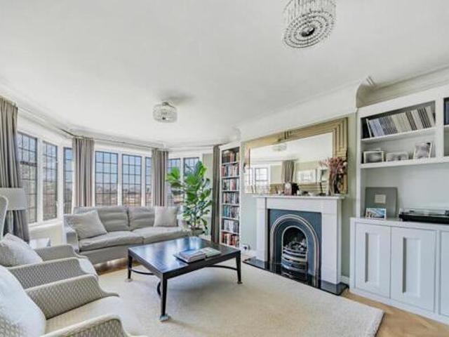 Manor Fields, Putney, 3 Bedroom Flat