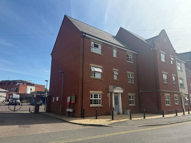 Manor Gardens Close, Loughborough LE11, 2 bed flat to rent, £975 pcm | PrimeLocation