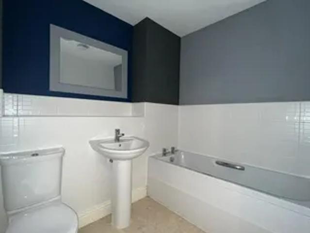 Manor Gardens Close, Loughborough, Leicestersire £975 pcm ⓘ The monthly or weekly payment required by the landlord. Read our glossary page *Tenant Info Material Information