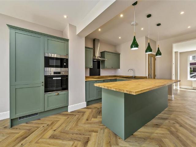 Manor Grove, Richmond, TW9 3 bed terraced house to rent £3,850 pcm £888 pw