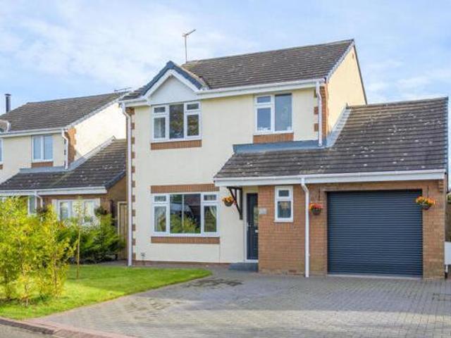 Manor Grange, North Broomhill, 3 Bedroom Detached