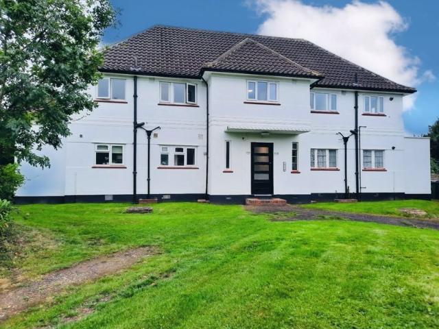 Manor Green Road, Epsom KT19, 2 bed flat to rent, £1,600 pcm | PrimeLocation