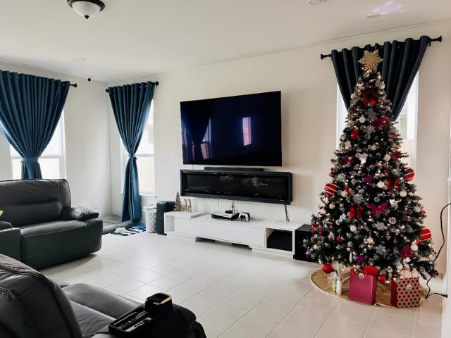 Manor home Perfect for Commuters Quick access to