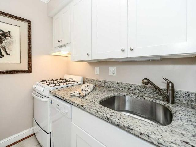 Manor House 1 Bedroom Apartment for Rent at 6 East Nelson Avenue, Alexandria, VA 22301 Del Ray