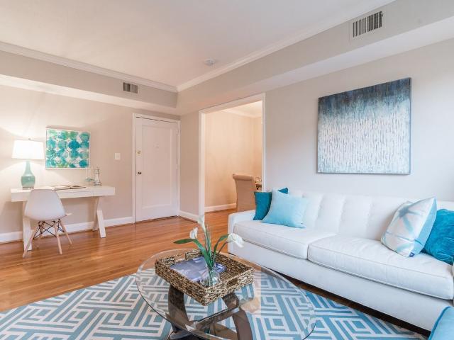 Manor House 1 Bedroom Apartment for Rent at 6 East Nelson Avenue, Alexandria, VA 22301 Del Ray