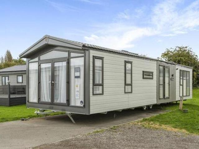 Manor House Caravan Park, Church Laneham, 2 Bedroom Park