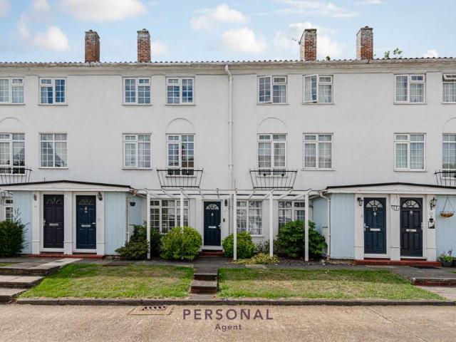 Manor House Court, Epsom 2 bed flat to rent £1,800 pcm £415 pw