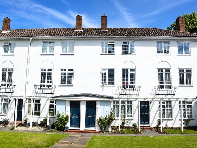 Manor House Court, Epsom, Surrey KT18, 2 bed maisonette to rent, £1,850 pcm | PrimeLocation