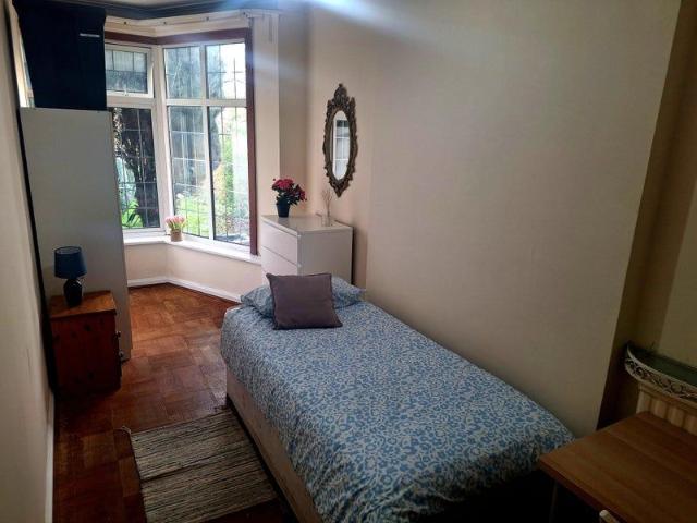 Manor House Drive, Brondesbury Park, London NW6, Room to rent, £700 pcm | PrimeLocation