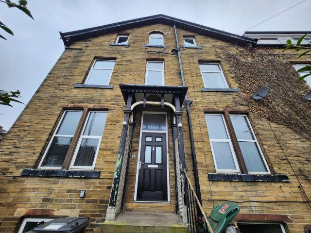 Manor Lane BD18, 4 bed terraced house to rent, £1,350 pcm | PrimeLocation