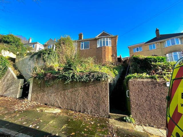 Manor Lane, Plymouth PL3, 2 bed bungalow to rent, £1,250 pcm | PrimeLocation