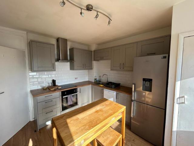 Manor Lodge, Guildford 2 bedrooms Property for lettings Seymours