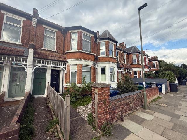 Manor Park Road, East Finchley N2, 2 bed flat to rent, £1,800 pcm | PrimeLocation