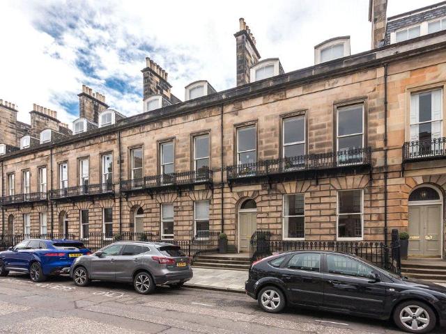 Manor Place, West End, Edinburgh 3 bed apartment to rent £2,300 pcm £531 pw