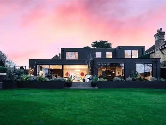 Manor Place, Chislehurst 5 bed detached house for sale £2,00.