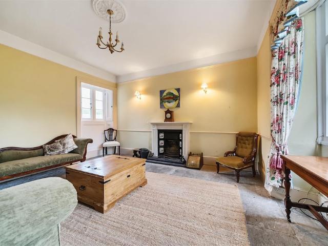 Manor Road, Mere, Mere