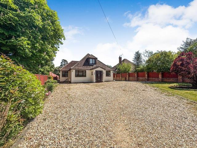 Manor Road, BASINGSTOKE, RG24 5 bed bungalow to rent £2,750 pcm £635 pw