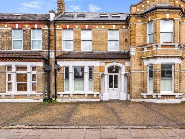 Manor Road, BR3 2 bed flat to rent £1,700 pcm £392 pw