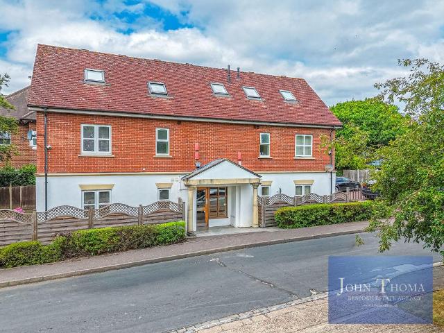 Manor Road, Chigwell IG7 1 bed apartment to rent £1,650 pcm £381 pw