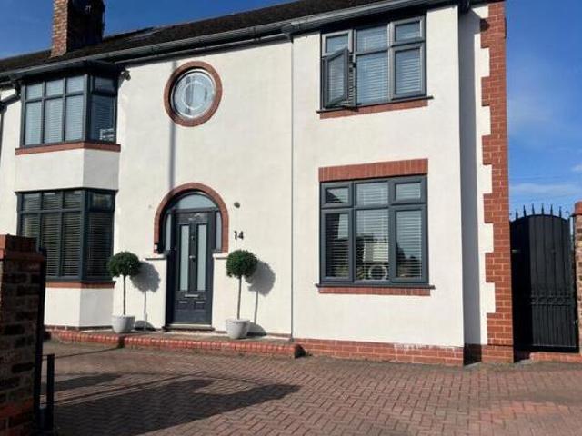 Manor Road, Crosby, 4 Bedroom House