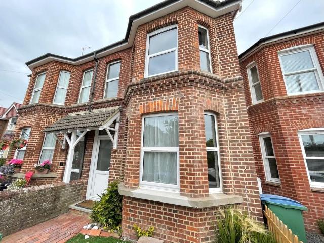 Manor Road, East Preston 2 bed terraced house to rent £1,550 pcm £358 pw