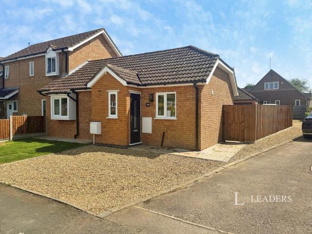 Manor Road, Folksworth, Peterborough. 2 bed bungalow to rent £1,125 pcm £260 pw
