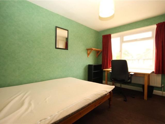 Manor Road, Guildford, GU2 9NQ