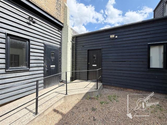 Manor Road, Gravesend DA12, 1 bed flat to rent, £1,050 pcm | PrimeLocation