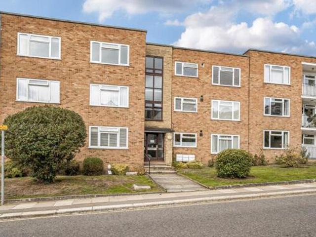 Manor Road, High Barnet, 3 Bedroom Penthouse