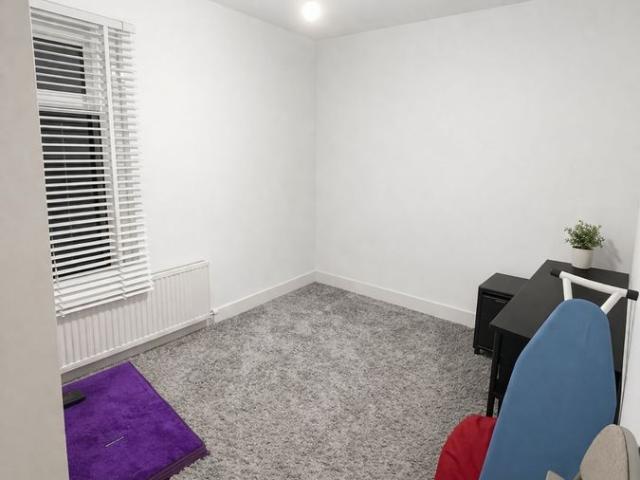 Manor Road, Leyton E10, 2 bed flat to rent, £2,100 pcm | PrimeLocation