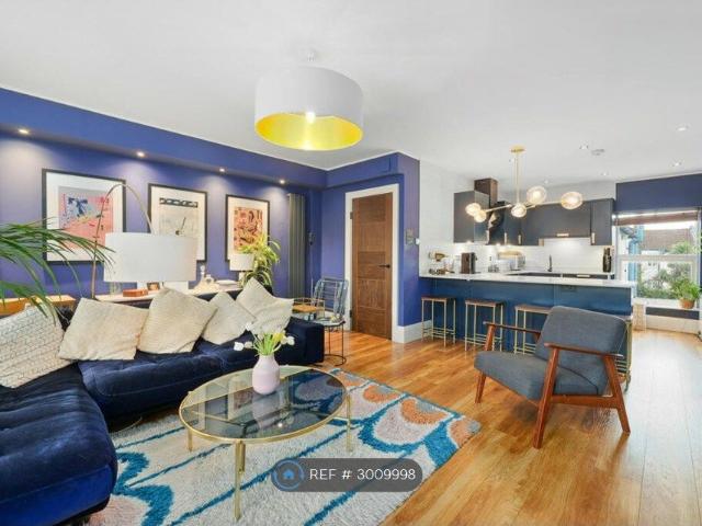 Manor Road, London E17, 2 bed flat to rent, £2,400 pcm | PrimeLocation