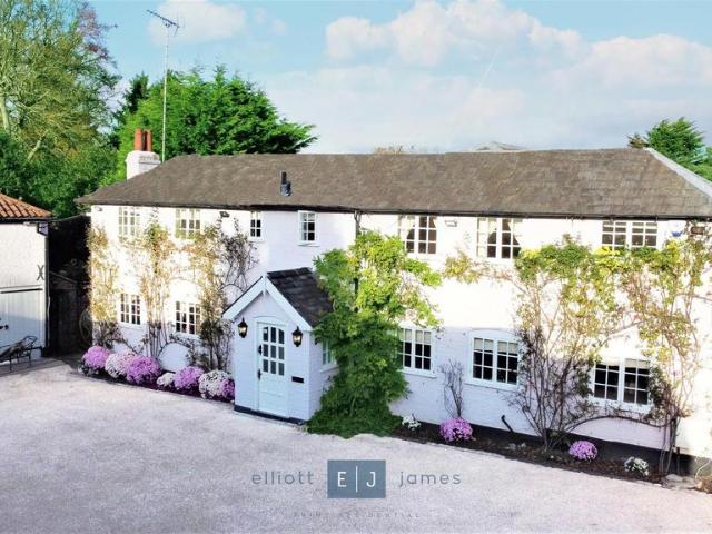 Manor Road, Loughton IG10 4 bed cottage to rent £4,250 pcm £981 pw